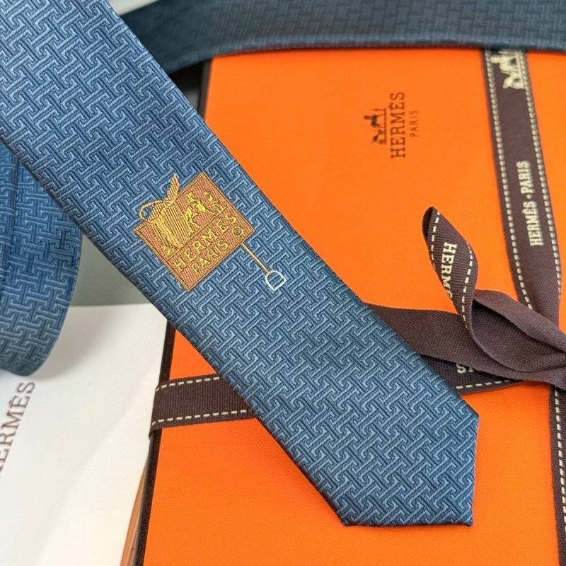 Top mirror Hermes Neckties