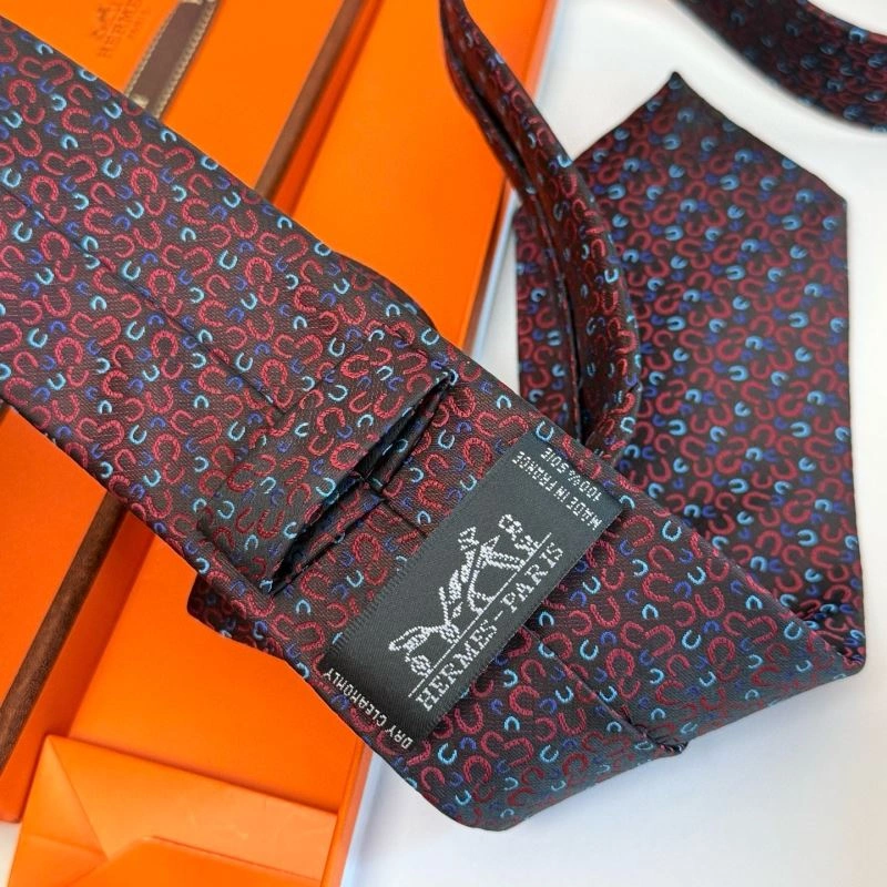 Low-cost Hermes Neckties