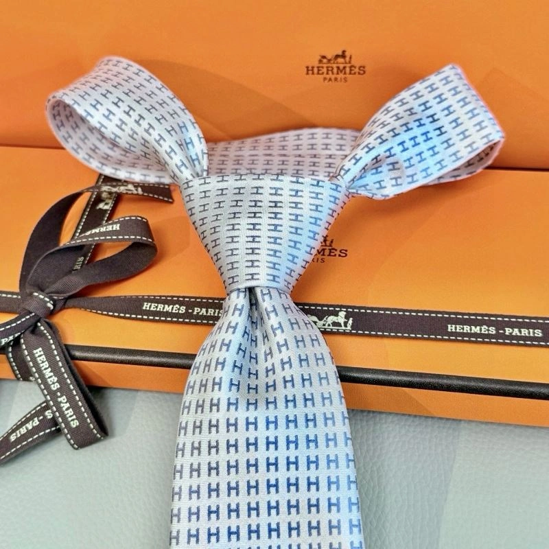 Top mirror Hermes Neckties