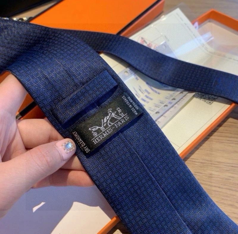 Mirror quality Hermes Neckties