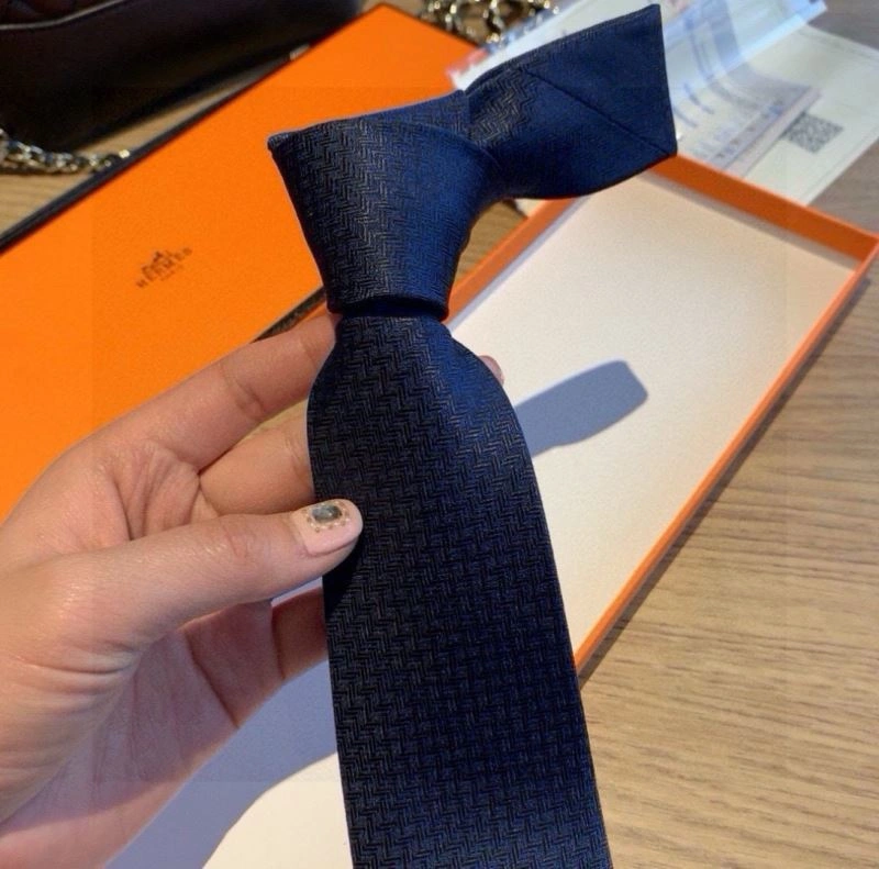 Mirror quality Hermes Neckties