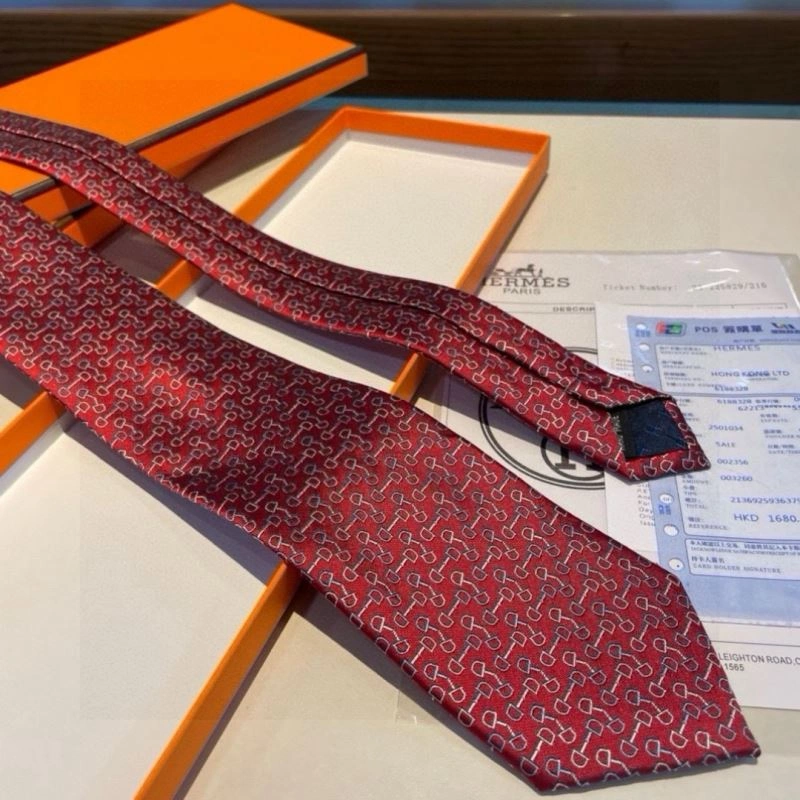 Low-cost Hermes Neckties