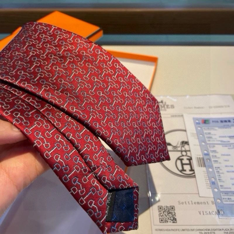 Low-cost Hermes Neckties
