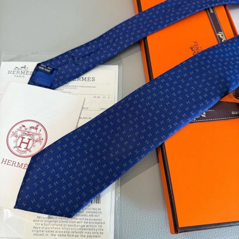 Accurate model Hermes Neckties