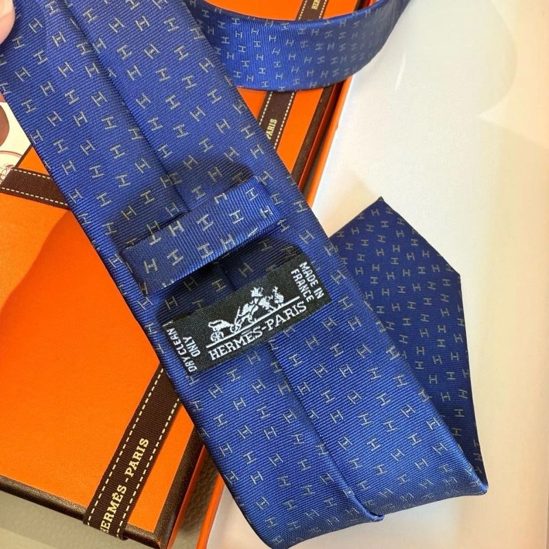 Accurate model Hermes Neckties