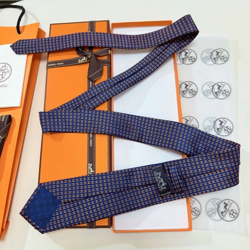 Top mirror Hermes Neckties