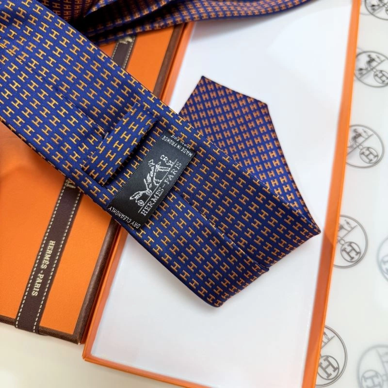 Top mirror Hermes Neckties
