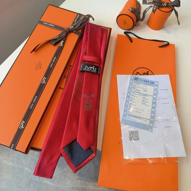 Top mirror Hermes Neckties