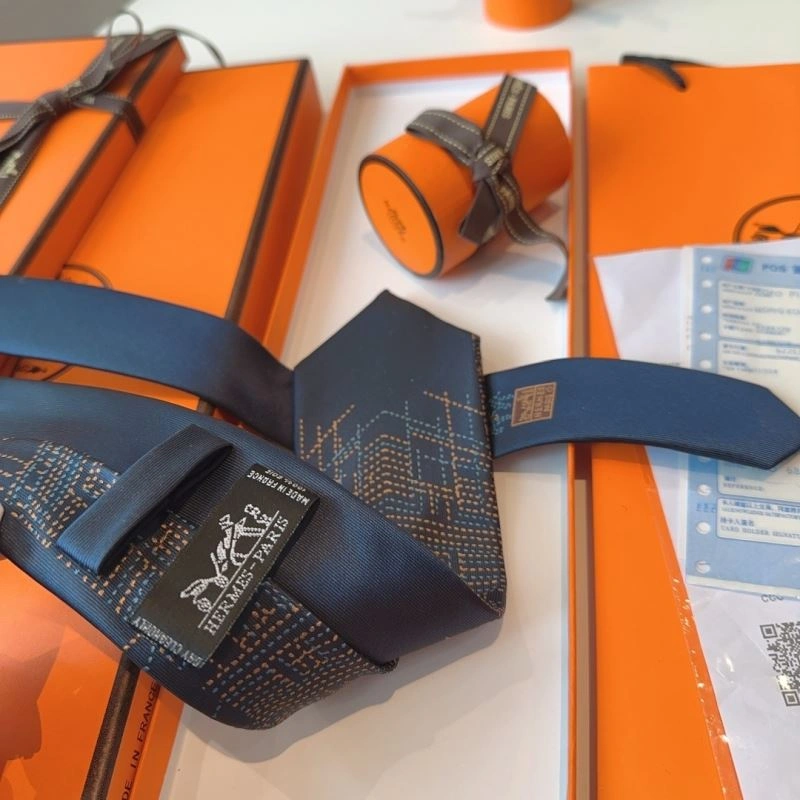 Top mirror Hermes Neckties