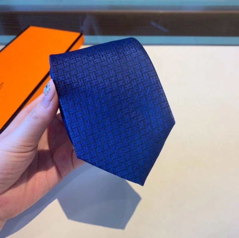 Top mirror Hermes Neckties