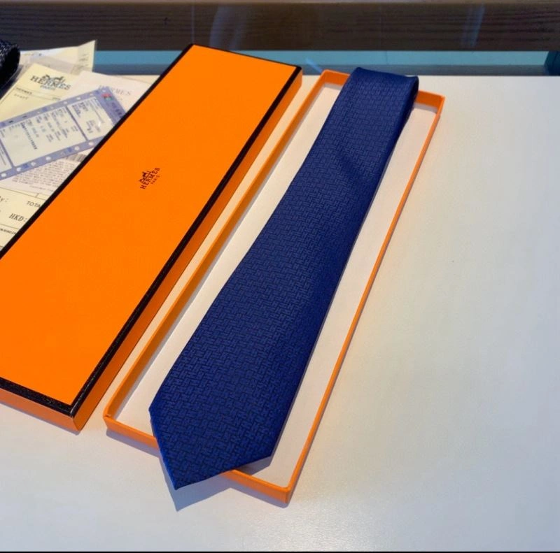Top mirror Hermes Neckties
