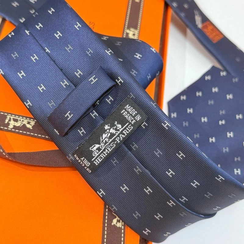 Low-cost Hermes Neckties