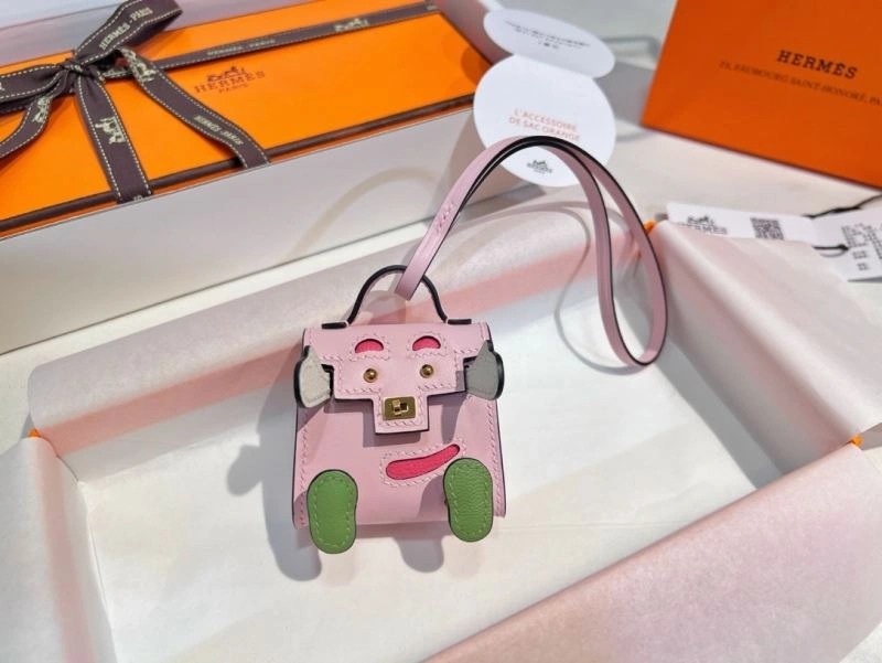 Low-cost Hermes Ornaments