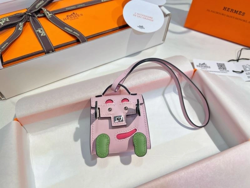 Low-cost Hermes Ornaments