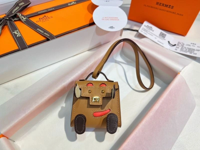 Low-cost Hermes Ornaments