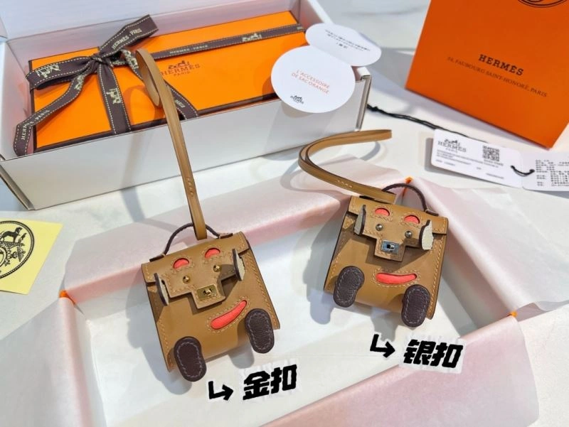 Low-cost Hermes Ornaments