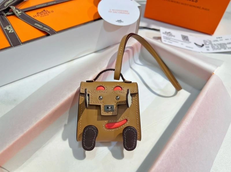 Low-cost Hermes Ornaments