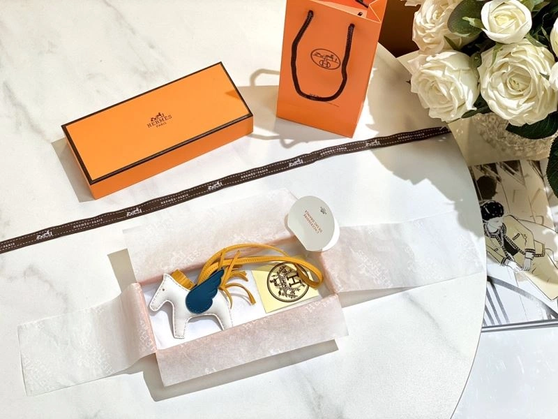 Cut-rate Hermes Ornaments