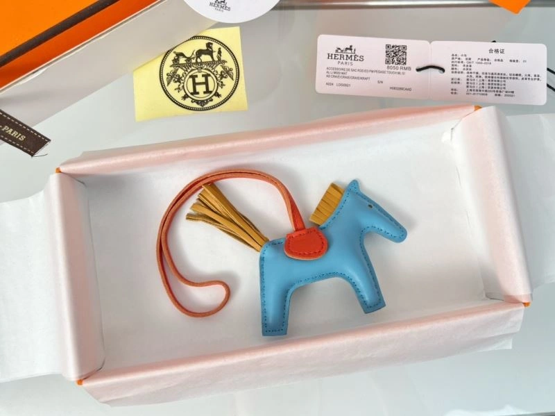Low-cost Hermes Ornaments