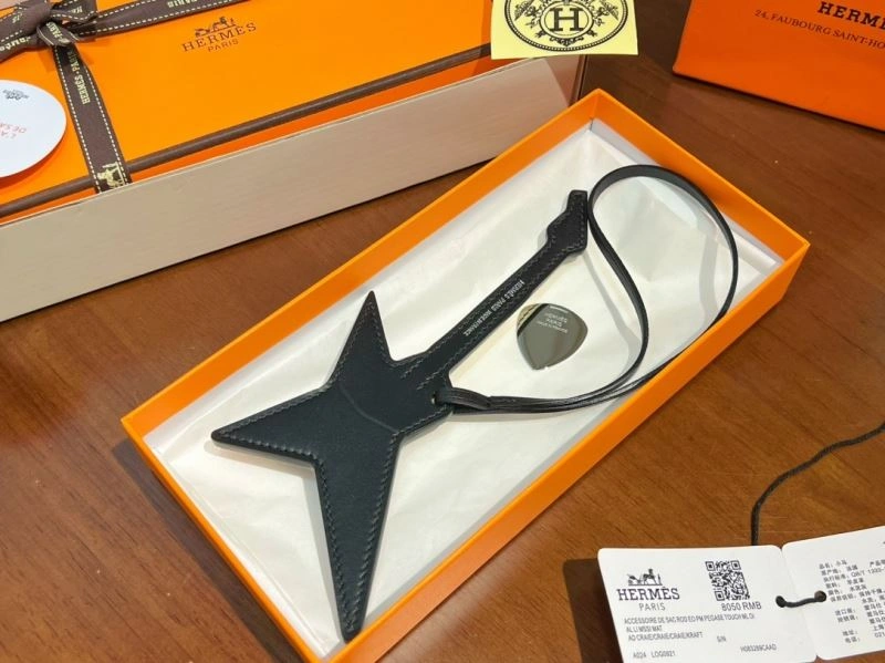Low-cost Hermes Ornaments
