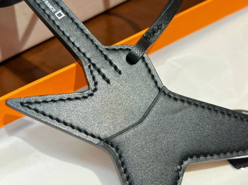 Low-cost Hermes Ornaments