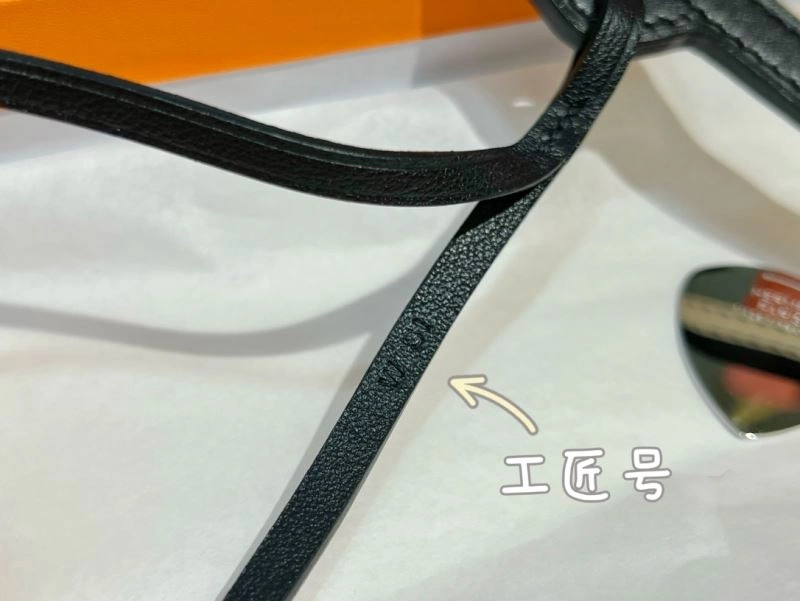 Low-cost Hermes Ornaments