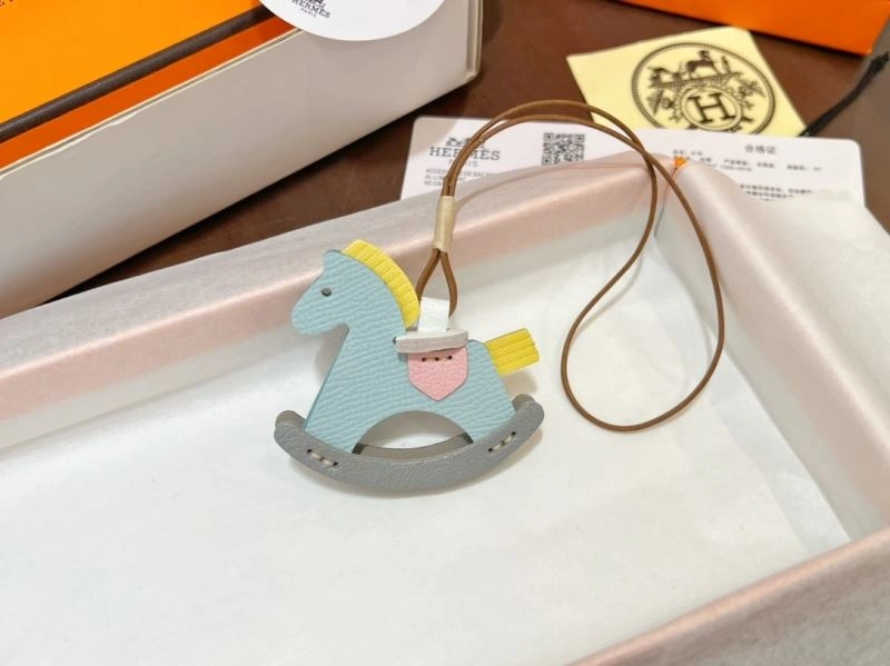 Low-cost Hermes Ornaments