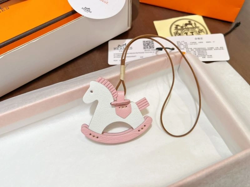 Low-cost Hermes Ornaments