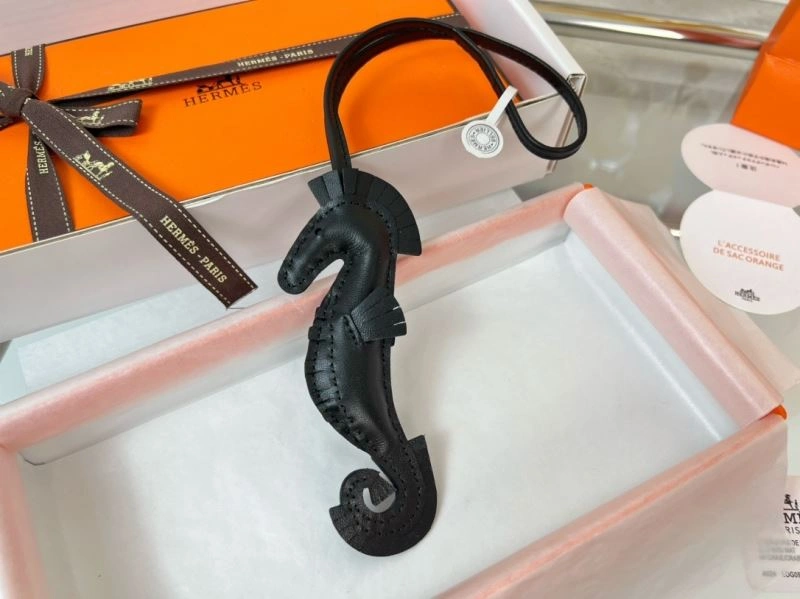 Low-cost Hermes Ornaments
