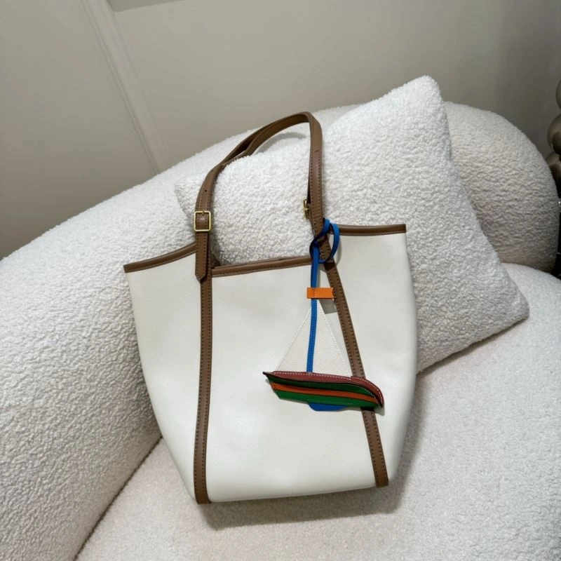 Low-cost Hermes Ornaments