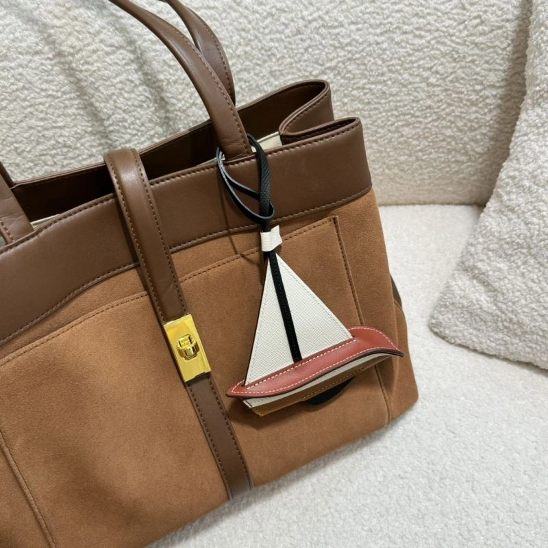 Low-cost Hermes Ornaments