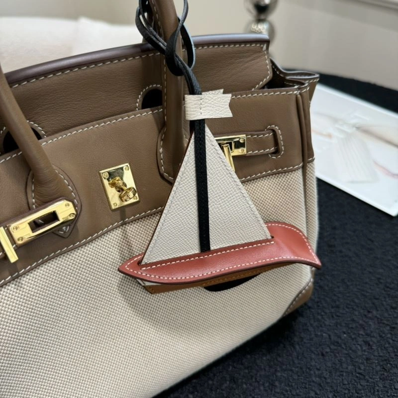Low-cost Hermes Ornaments