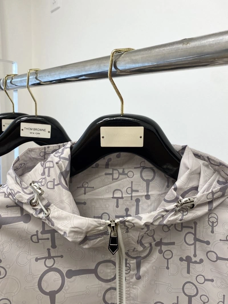 Accurate model Hermes Outwear