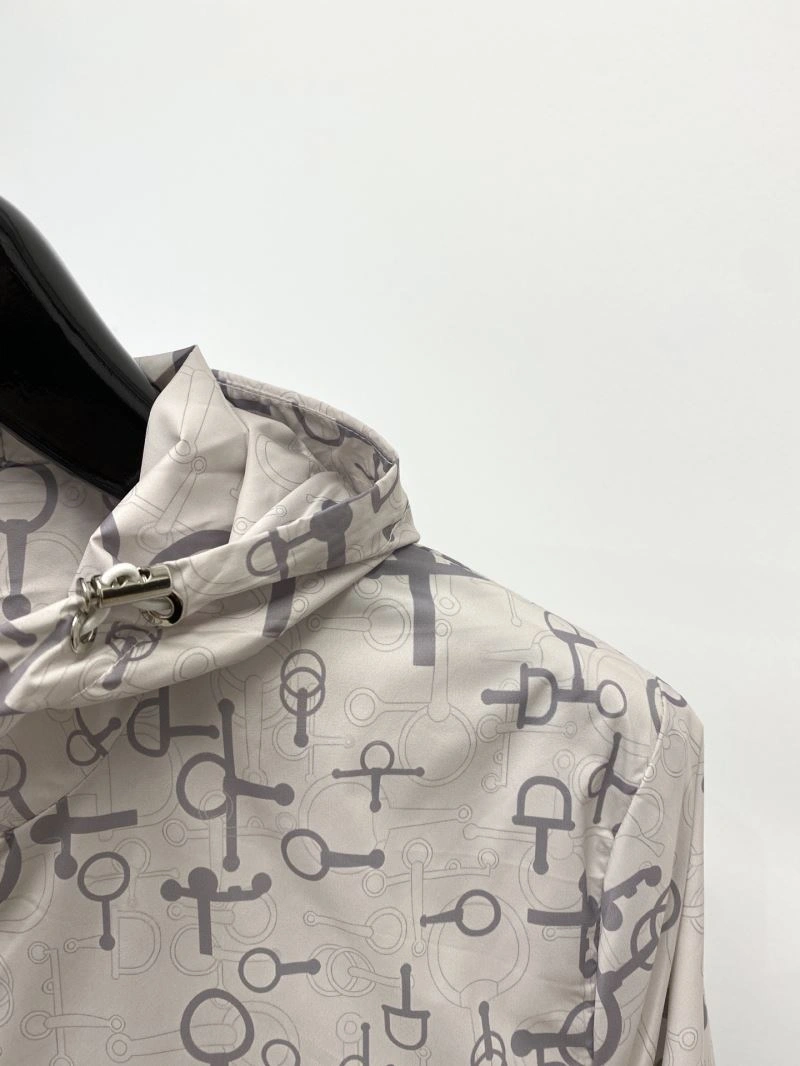 Accurate model Hermes Outwear