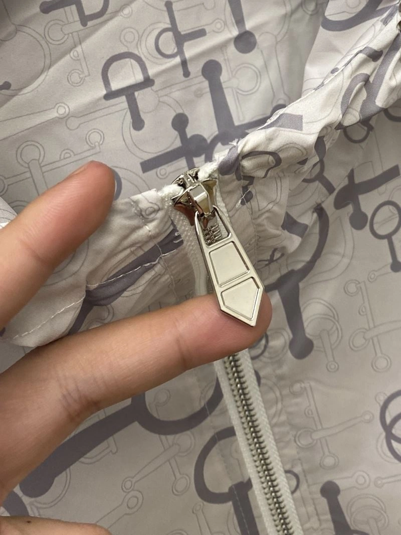 Accurate model Hermes Outwear