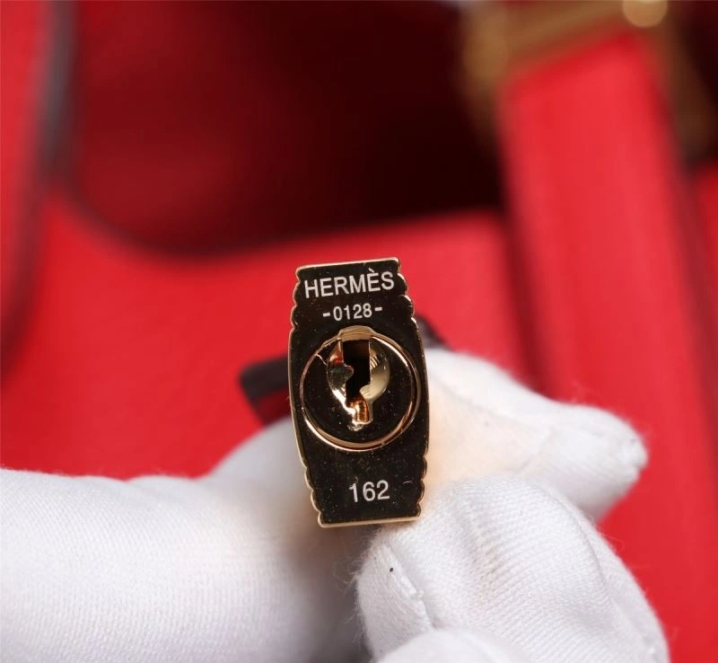 Indistinguishable Hermes Picotin Lock