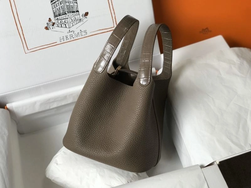 Accurate model Hermes Picotin Lock