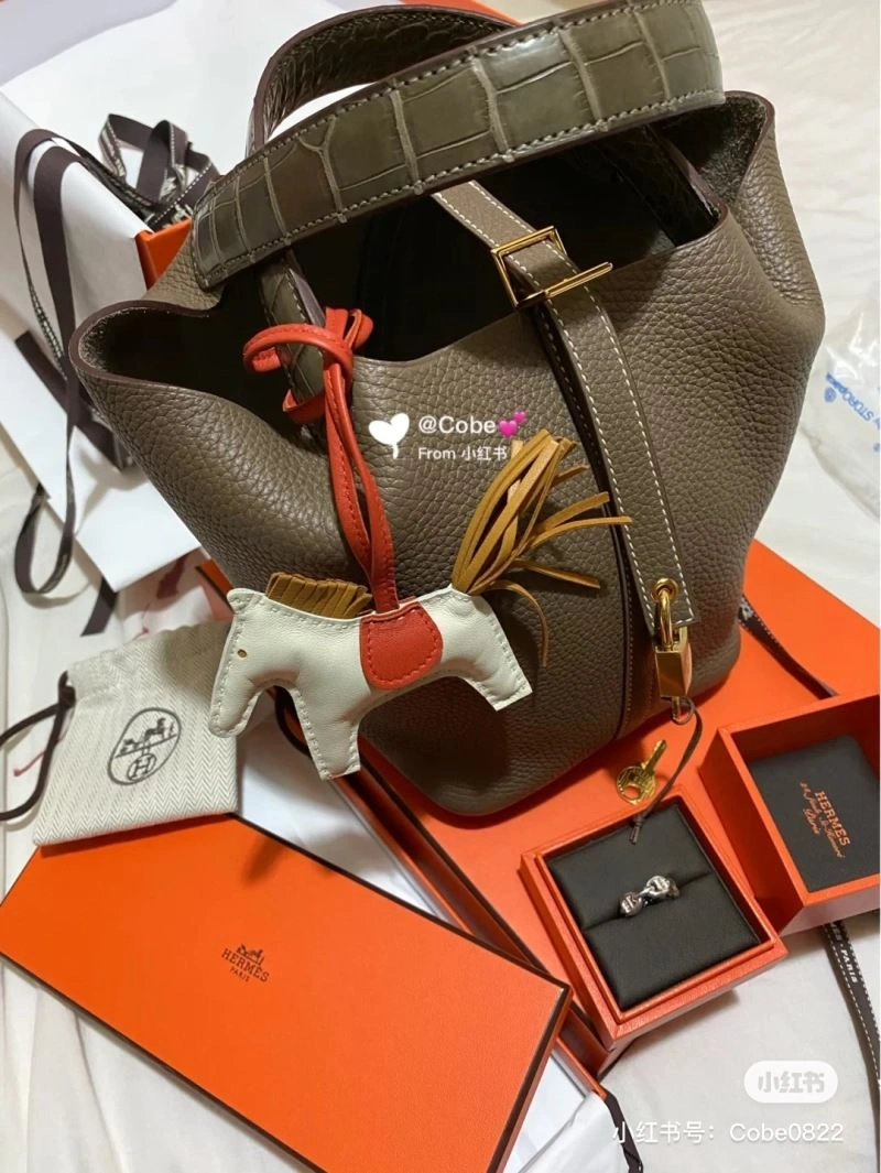 Accurate model Hermes Picotin Lock