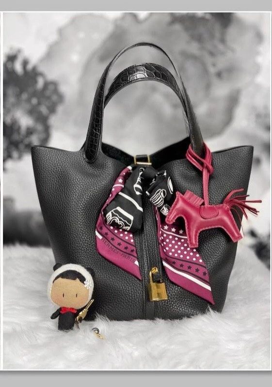 Accurate model Hermes Picotin Lock