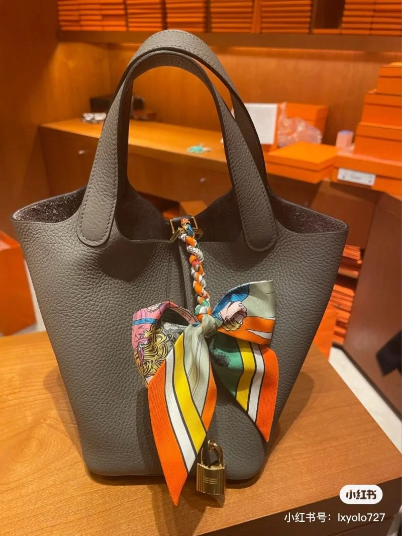 Indistinguishable Hermes Picotin Lock