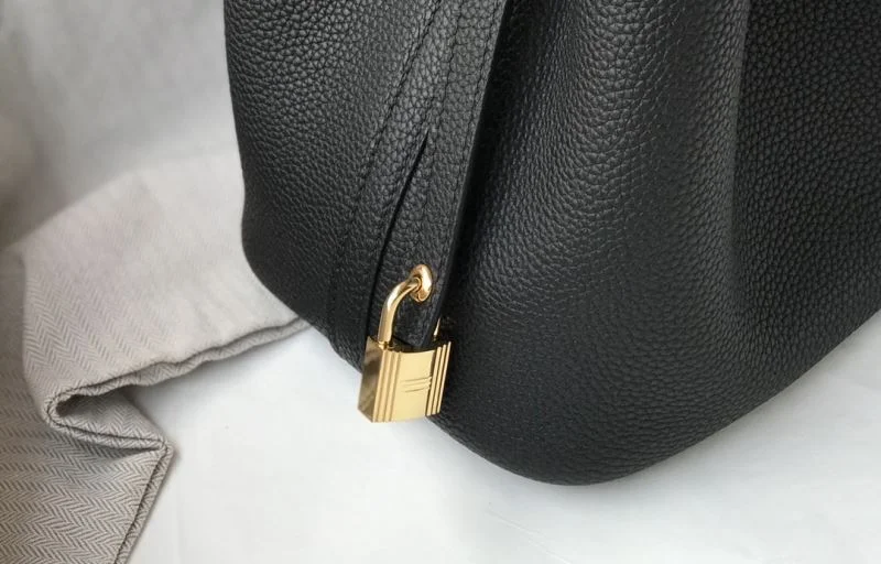 Indistinguishable Hermes Picotin Lock