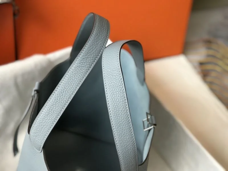 High accuracy Hermes Picotin Lock
