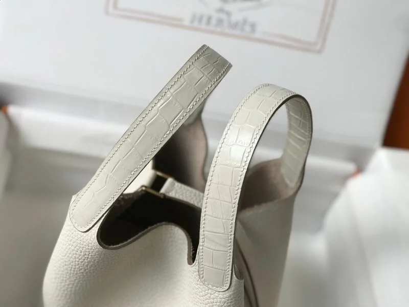 Indistinguishable Hermes Picotin Lock