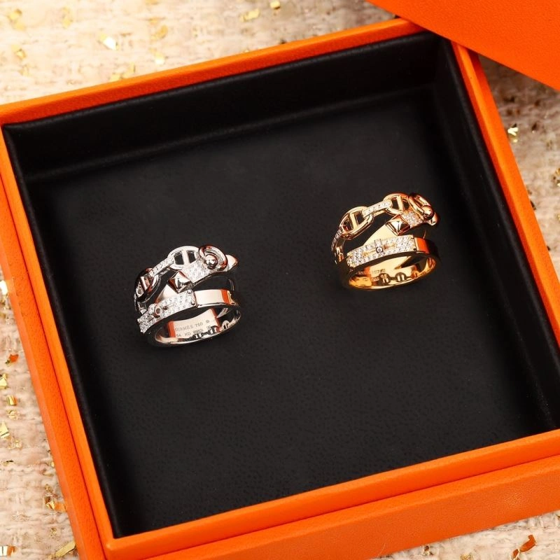 Indistinguishable Hermes Rings