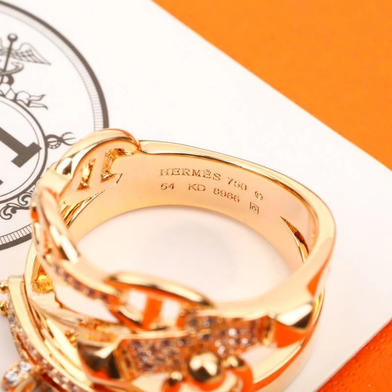 Indistinguishable Hermes Rings
