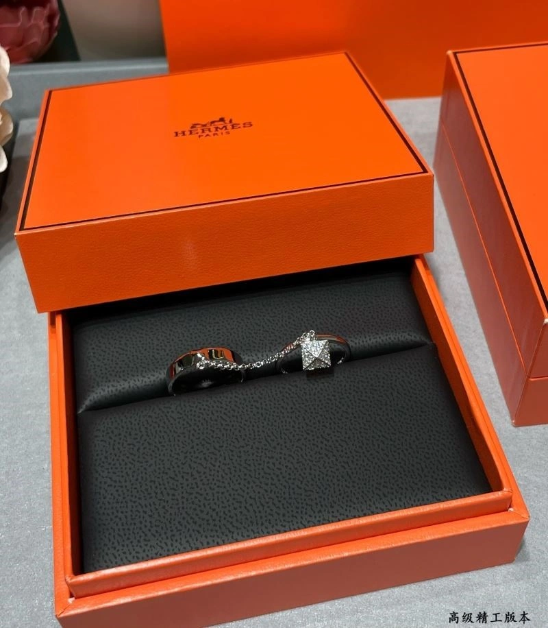 Discounted Hermes Rings