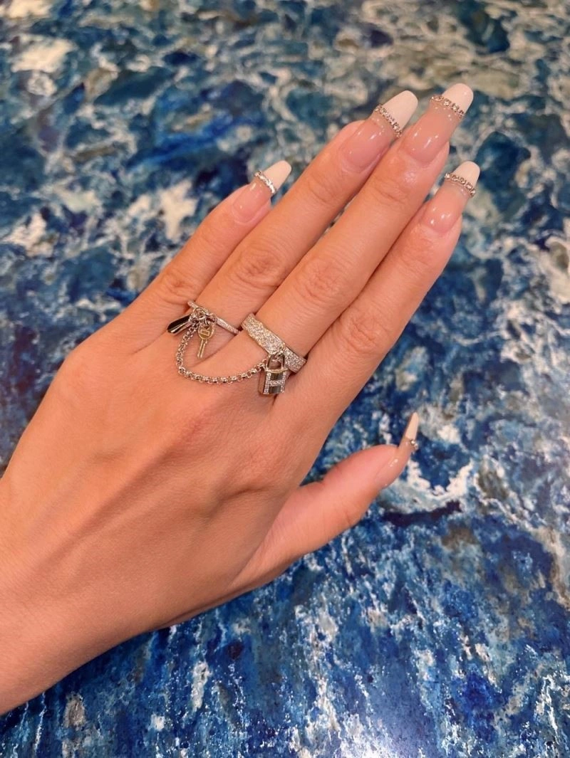 Exact replica Hermes Rings