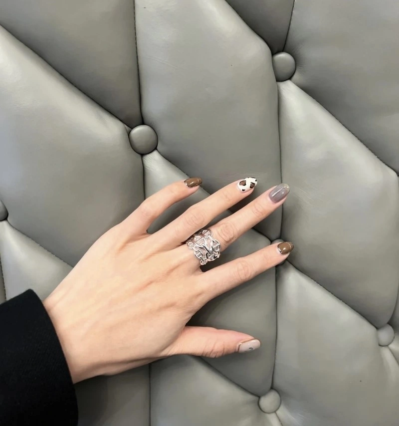 Real Hermes Rings