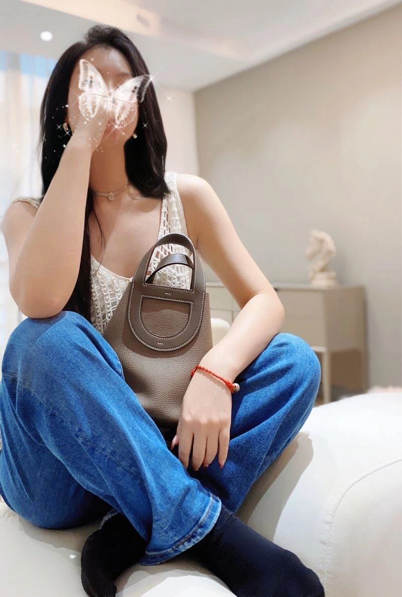 Budget-friendly Hermes Roulis Bags