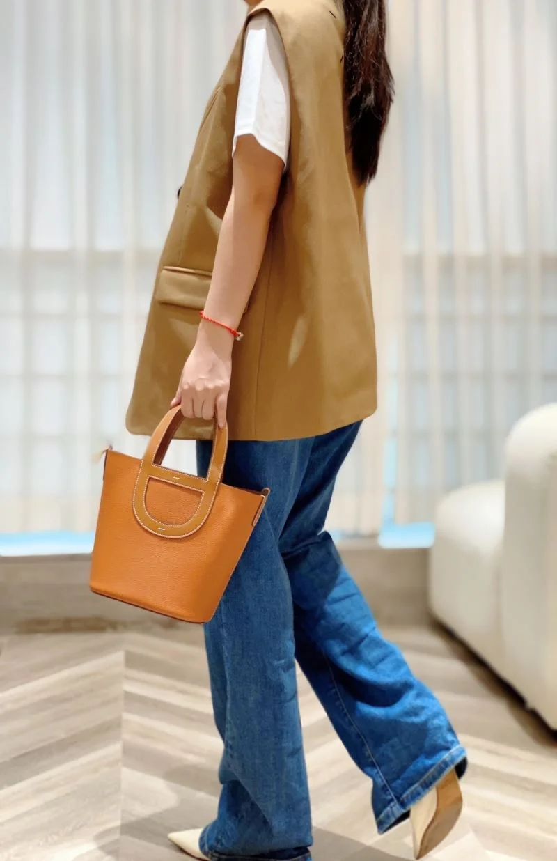 Indistinguishable Hermes Roulis Bags